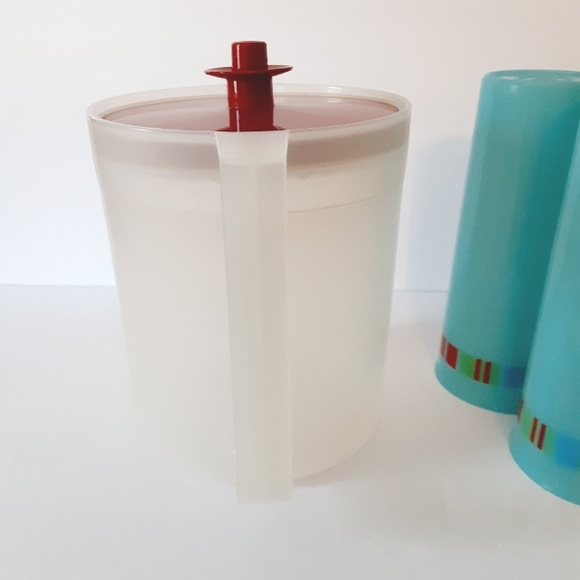 Tupperware | Kitchen | Vintage Tupperware 8s 4 Blue 6oz Tumblers And 1 ...